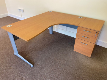 Used & 2nd Hand Office Corner Desks | Gazelle Office Furniture