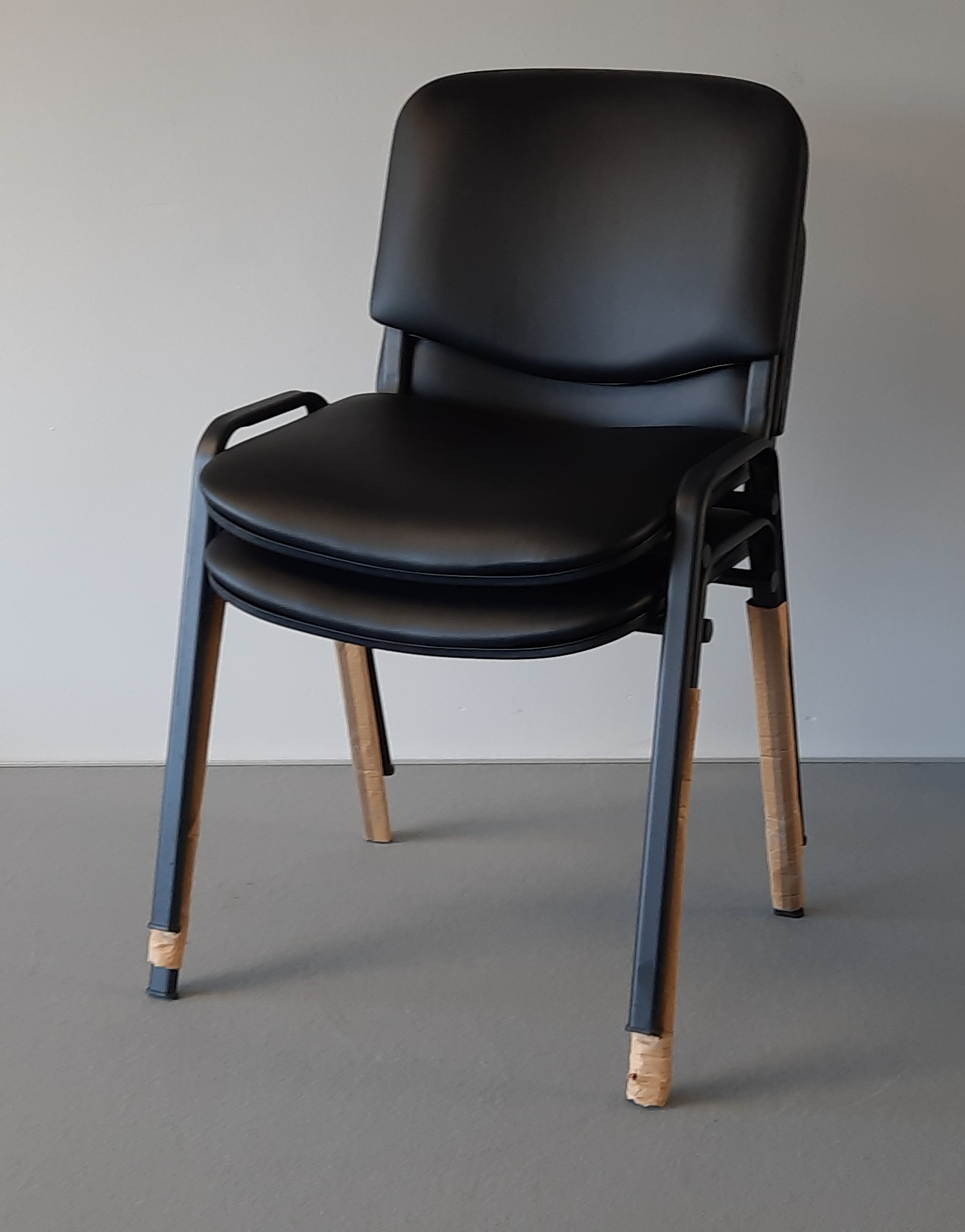 MC 5 – Vinyl Meeting Chair | Gazelle Office Furniture