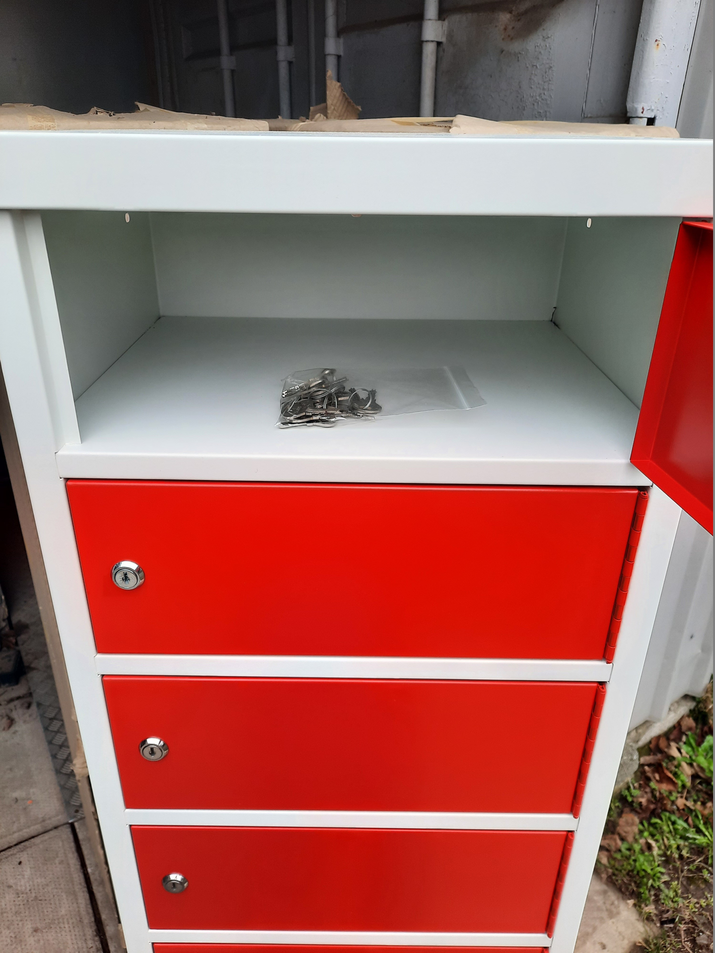 LOC 1 – 10 Door Laptop Locker | Gazelle Office Furniture